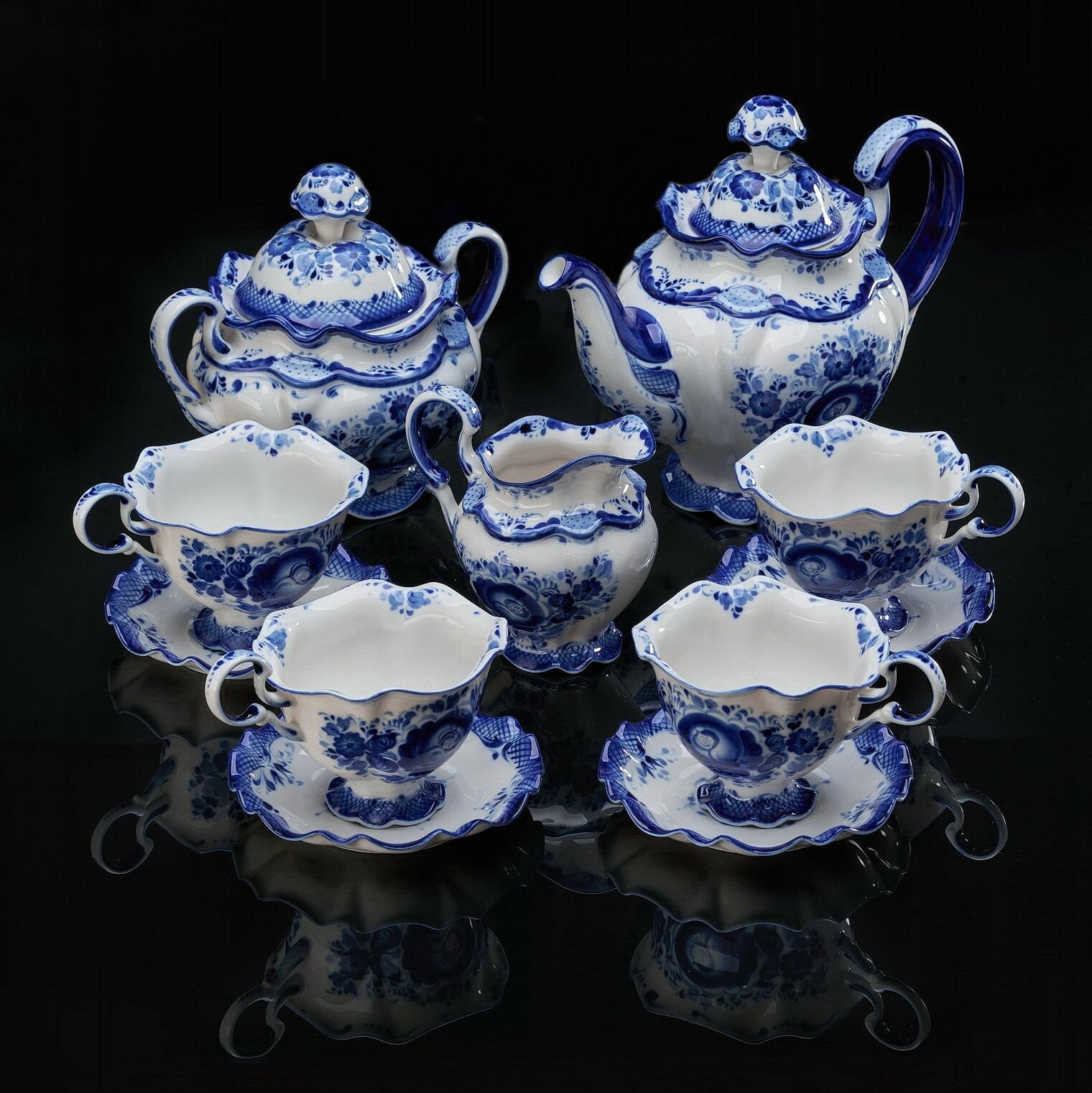 Сервиз чайный из фарфора