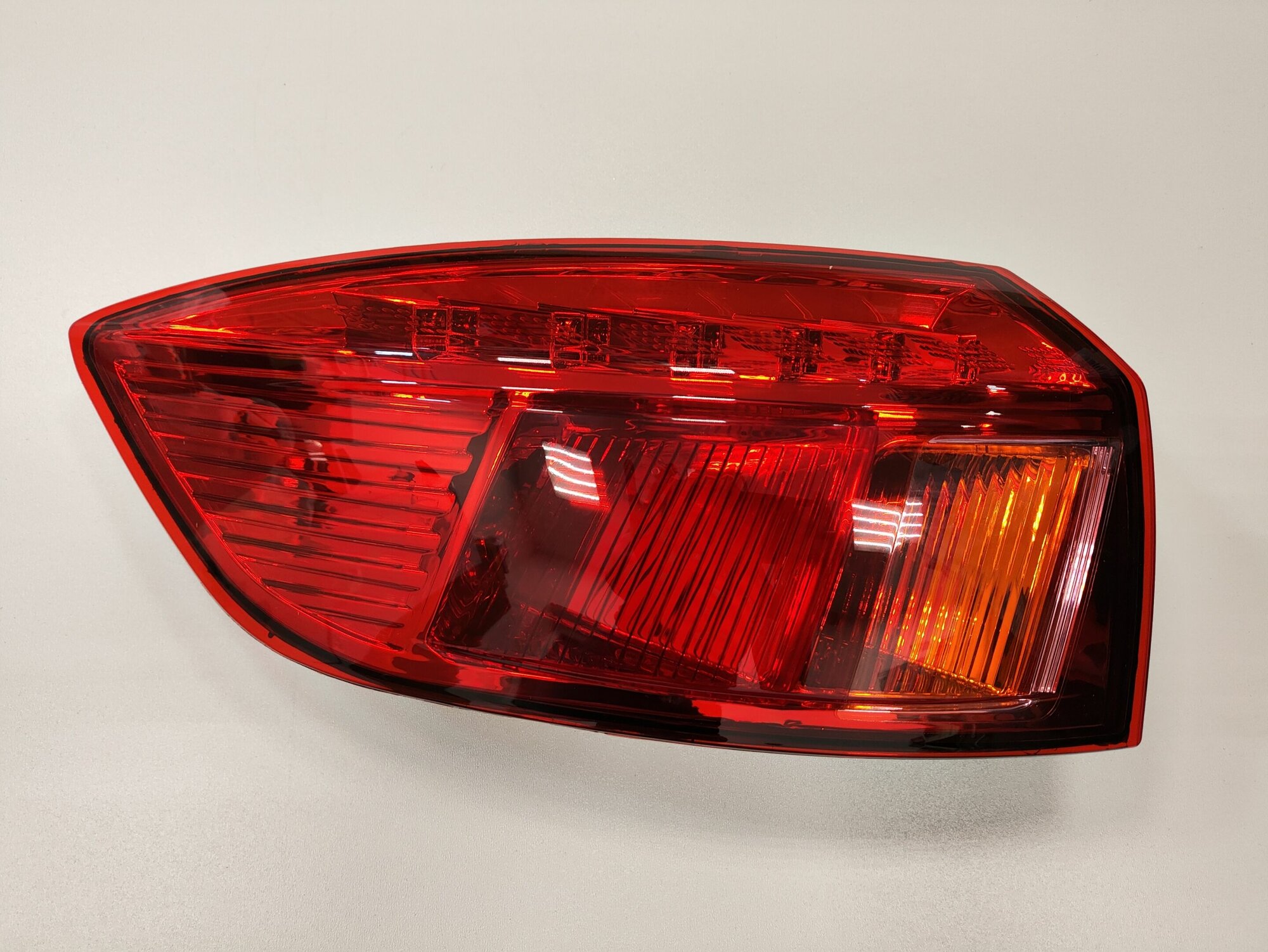 Фонарь (на крыле) левый Faw Bestune X80 [2.0 16V 6AT внедорожник] 5CA051160A