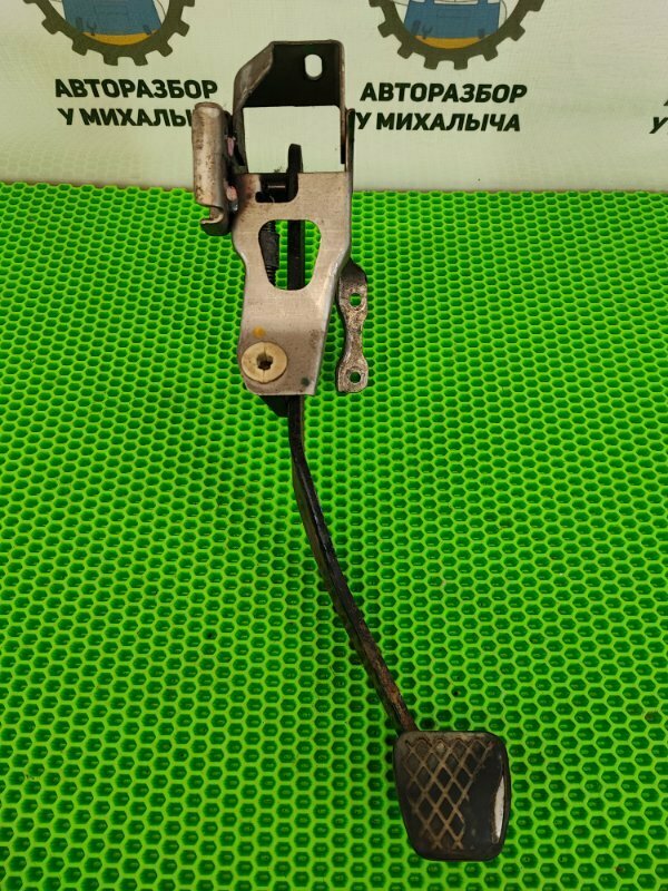 Педаль тормоза Honda Civic ES5 D16W7 2000 (б/у) 46600S5AG01