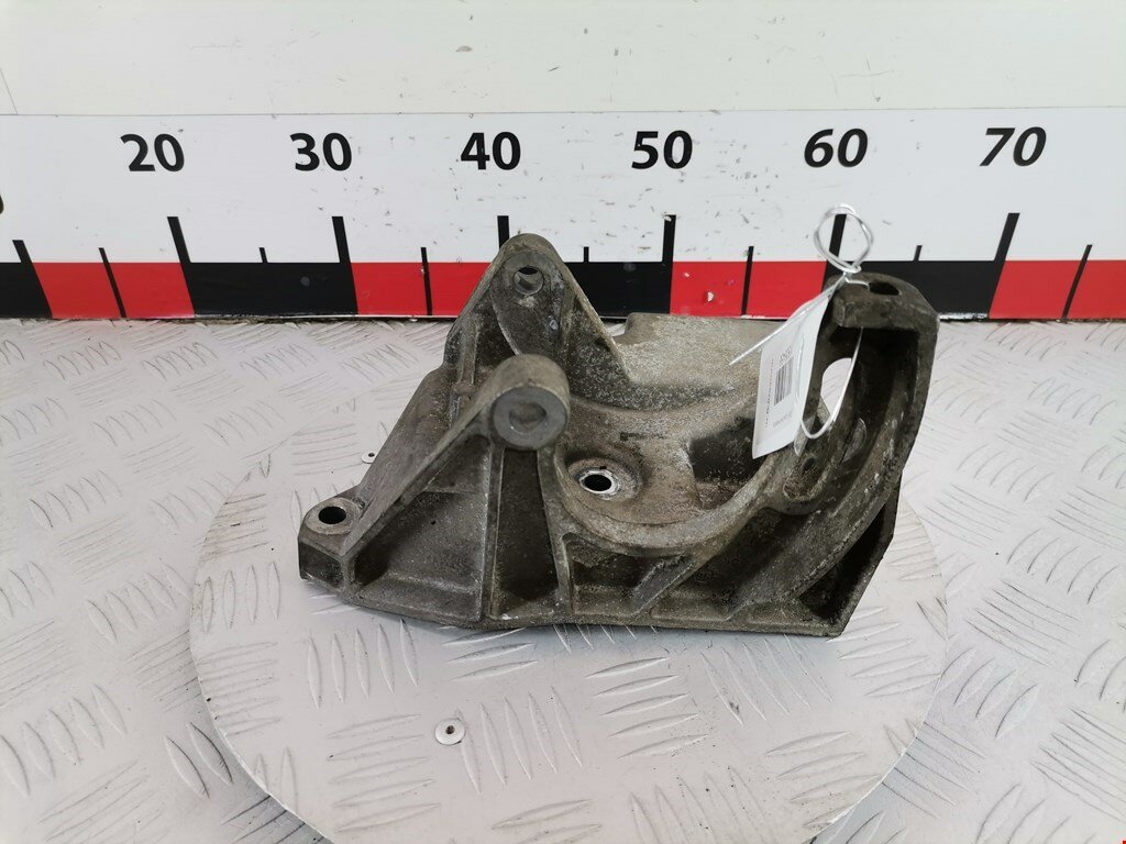 Кронштейн генератора Renault Megane 1 7700271173 арт. 1506456