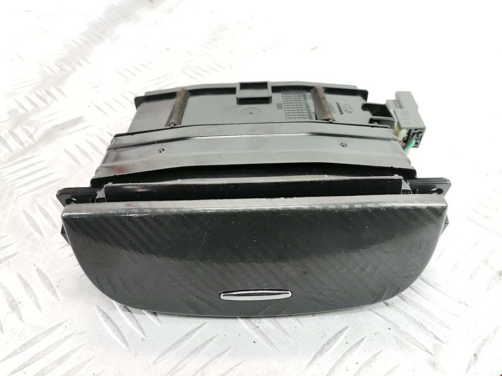 Урна автомобильная Hyundai Santa Fe 2 (CM) 845500W500 арт. 1764479