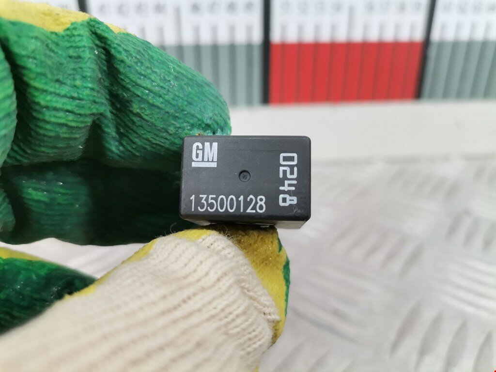 Реле Opel Astra J 13500128 арт. 2100574