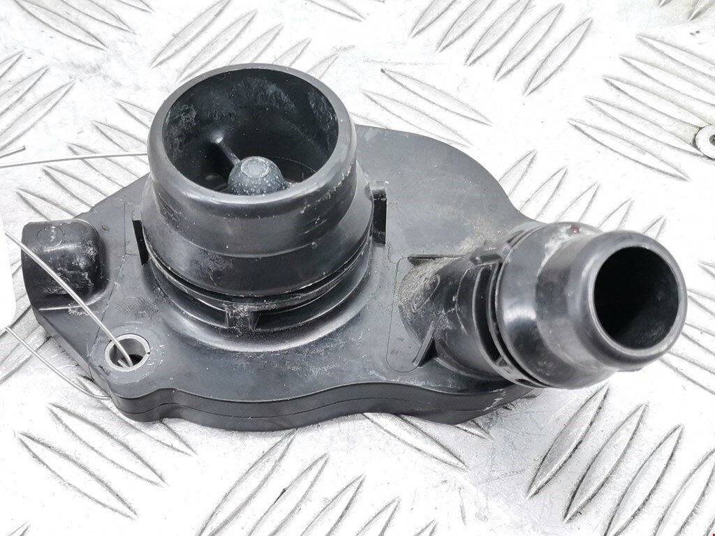 Корпус термостата BMW 5-Series (F07/F10/F11/F18) 11518516203 арт. 1830635