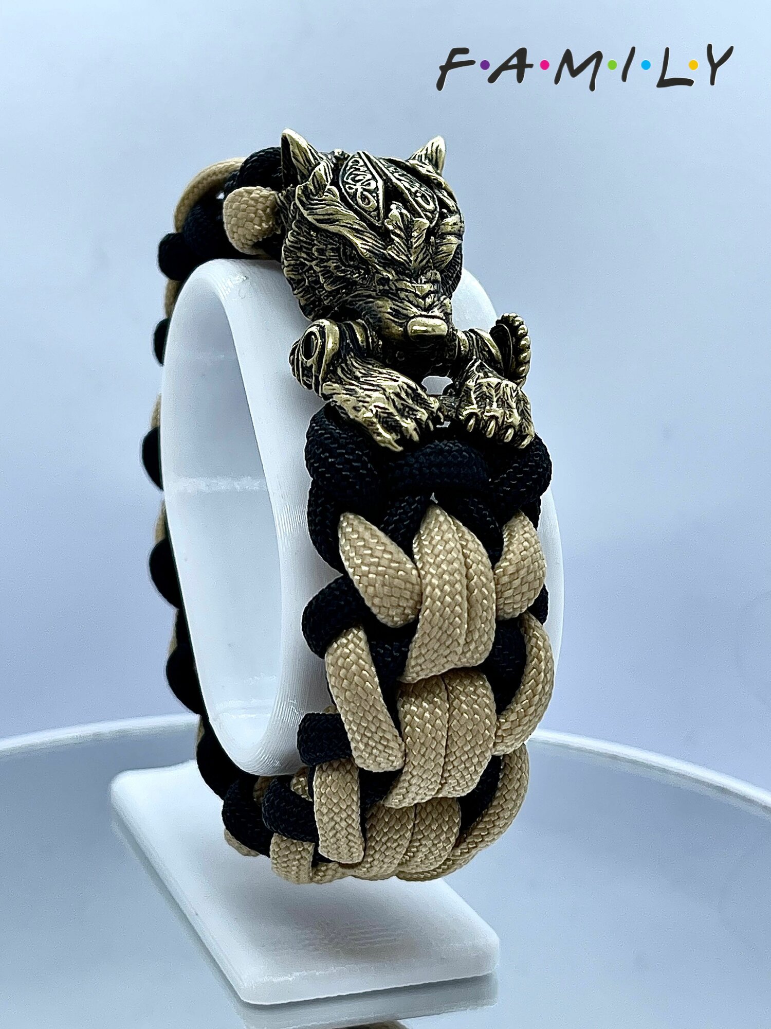 Плетеный браслет