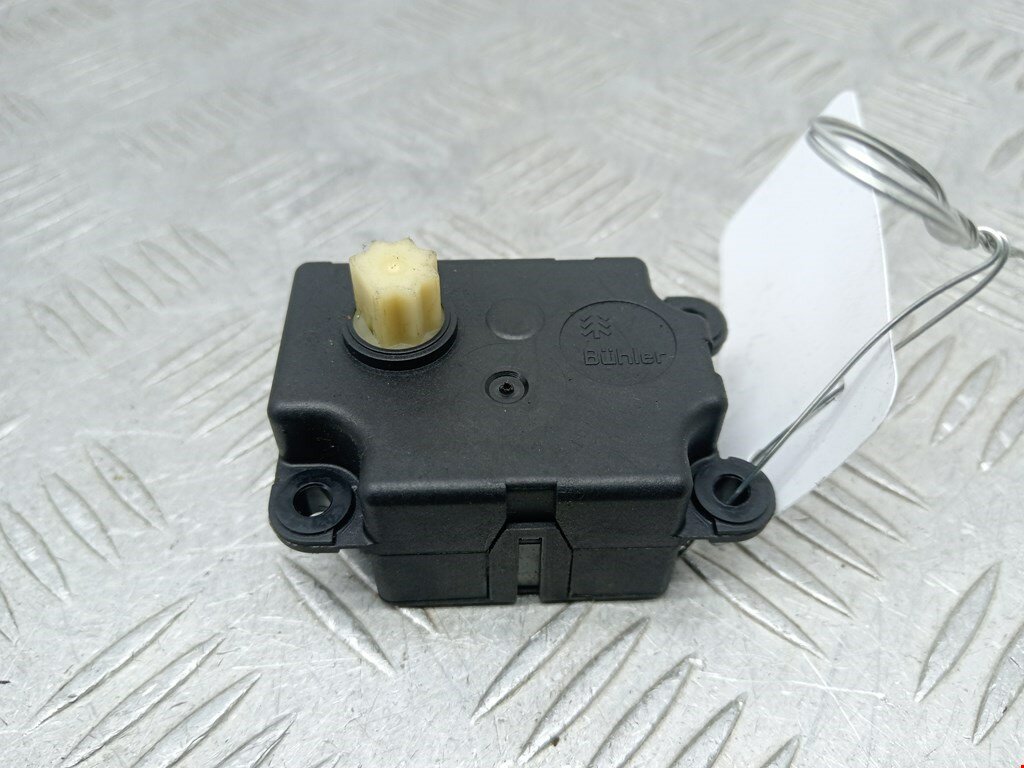 Сервопривод (электропривод моторчик привода) заслонки печки Renault Megane 2 арт. 2120403