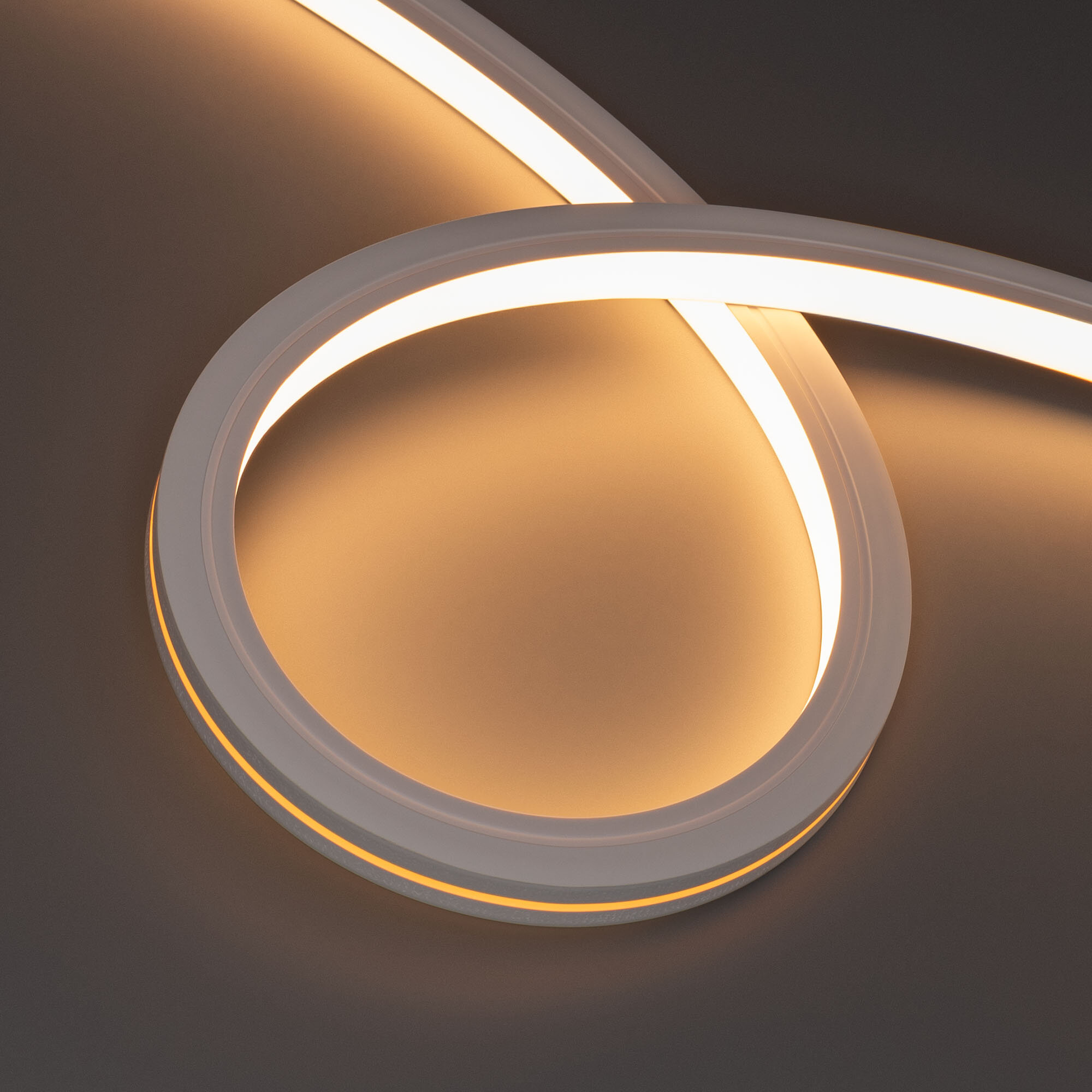 Гибкий неон Arlight Лента герметичная MOONLIGHT-TOP-X280-16x16mm 24V Warm 2700 (10W/m, IP67, 15m, wire x1) (Arlight, Вывод боковой, 5 лет), 15м