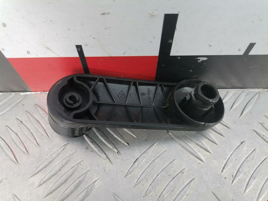 Ручка стеклоподъемника Renault Logan 1 8200673745 арт. 1765148