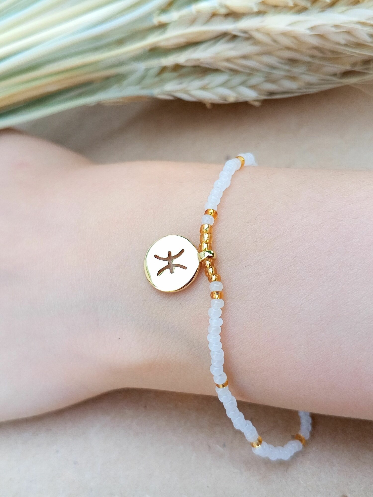 Браслет, бисер