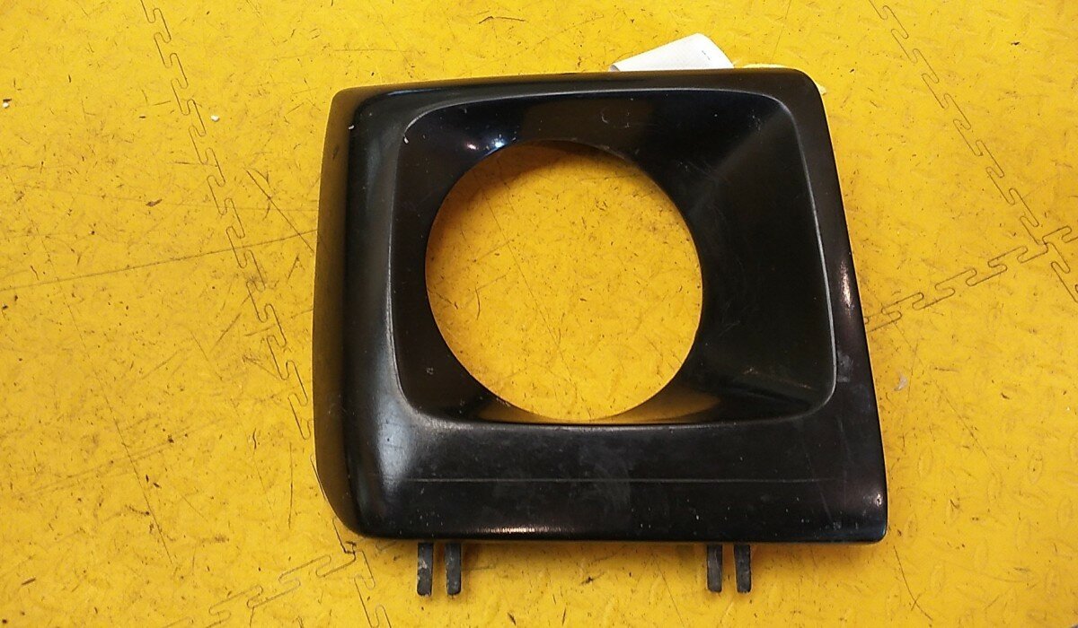 Планка под фару W463 G-klasse Mercedes-Benz A4638840131