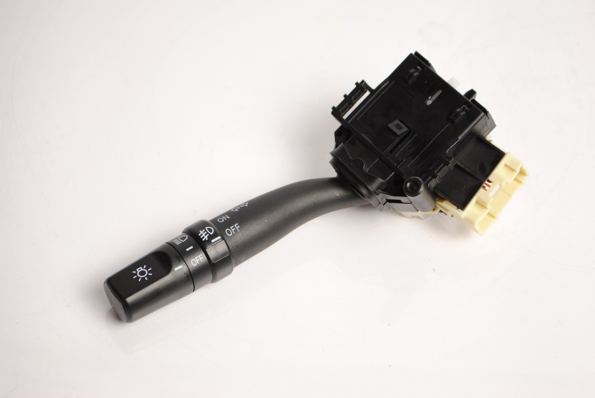 Переключатель подрулевой 84140-20680 Powertec Toyota