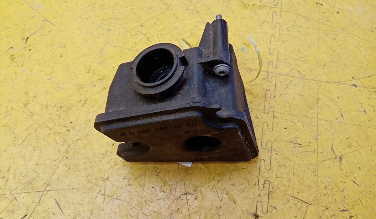 Бачок гидроусилителя W212 E-klasse Mercedes-Benz A0004602383