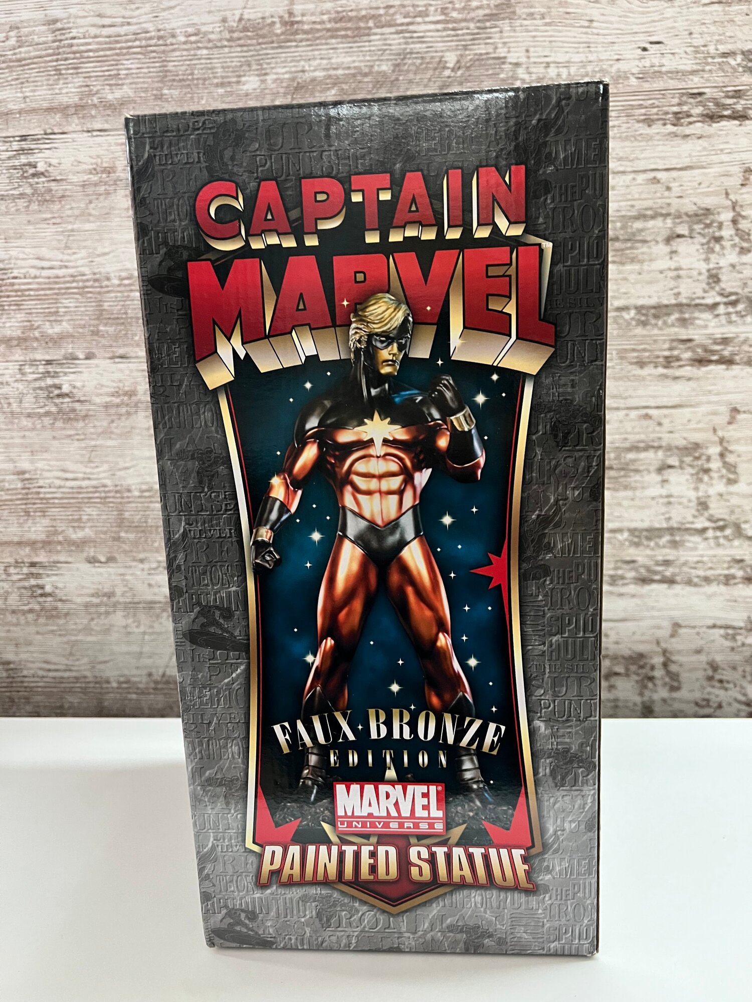 Фигурка Марвел Капитан Марвел Captain Marvel Faux Bronze Edition 35 см тираж 275 штук от Bowen Designs