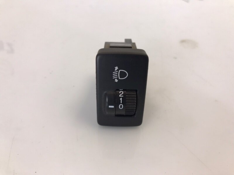 Б/У кнопка корректора фар Honda Civic 4D 2006 FD1 R18A1 39629 HONDA арт. 35820SNB003