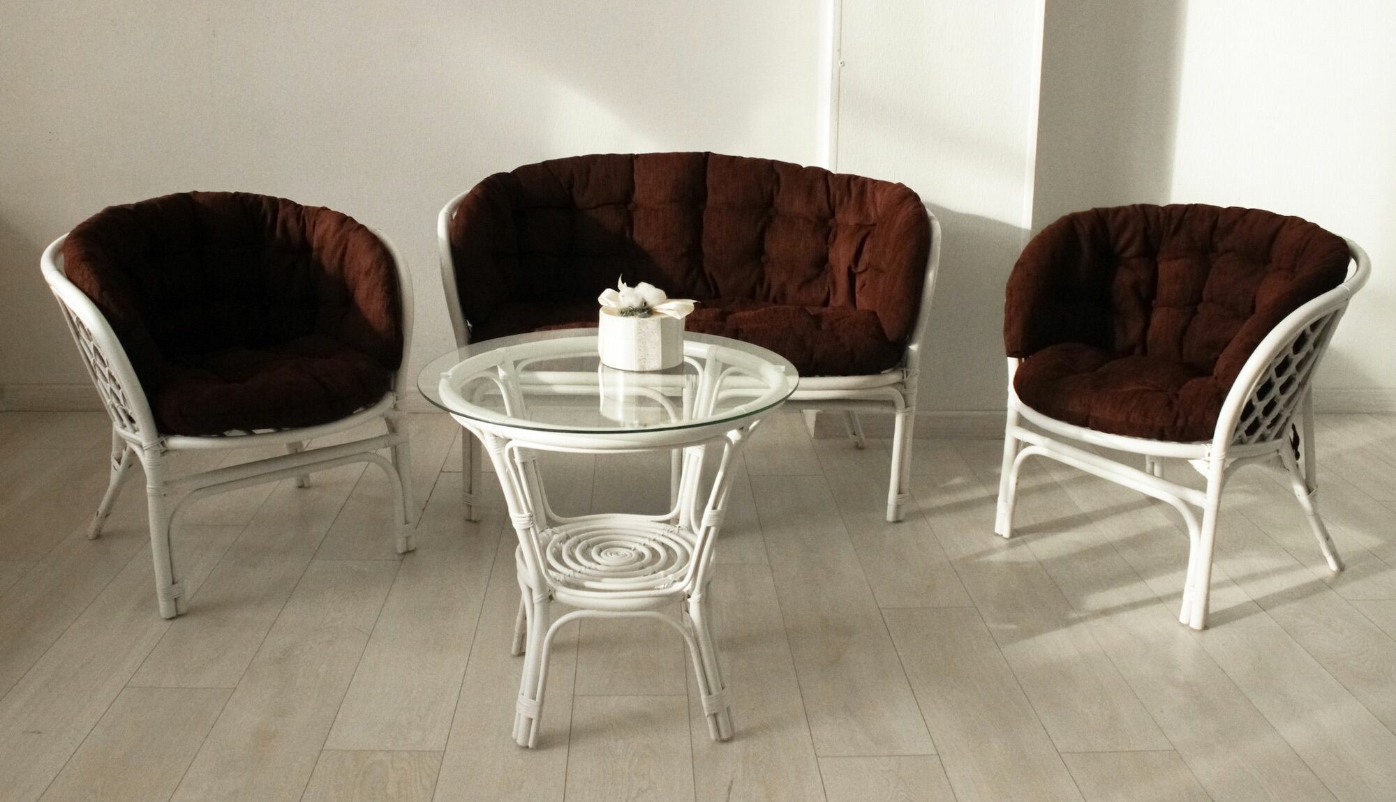 Комплект плетёной мебели с мягкими подушками 4 предмета