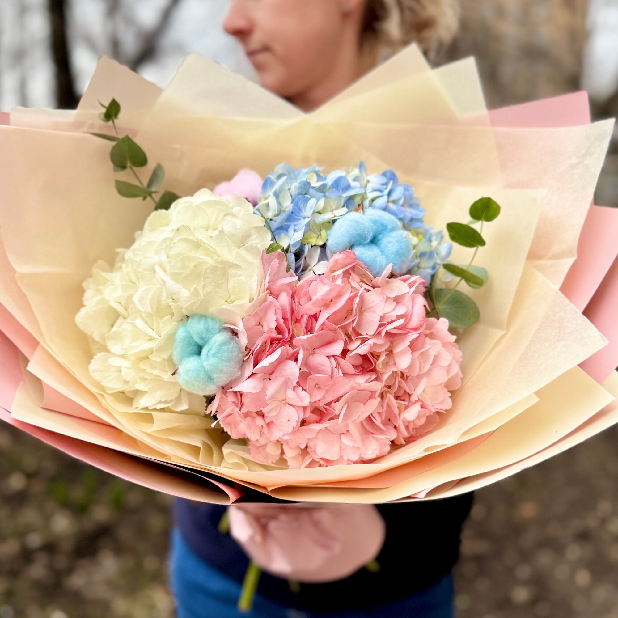 Букет ОкЦветОк, гортензия, хлопок, живые цветы, высота 45см, разноцветный