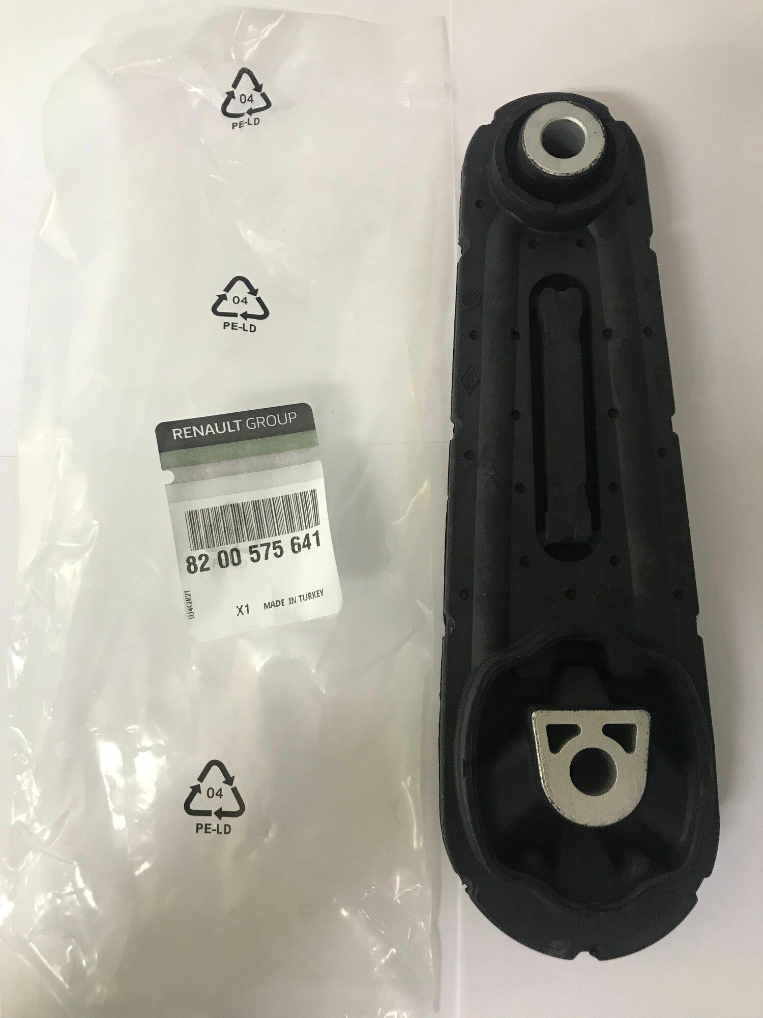 Опора двигателя задняя на а/м Лада Ларгус, Рено Логан, Сандеро