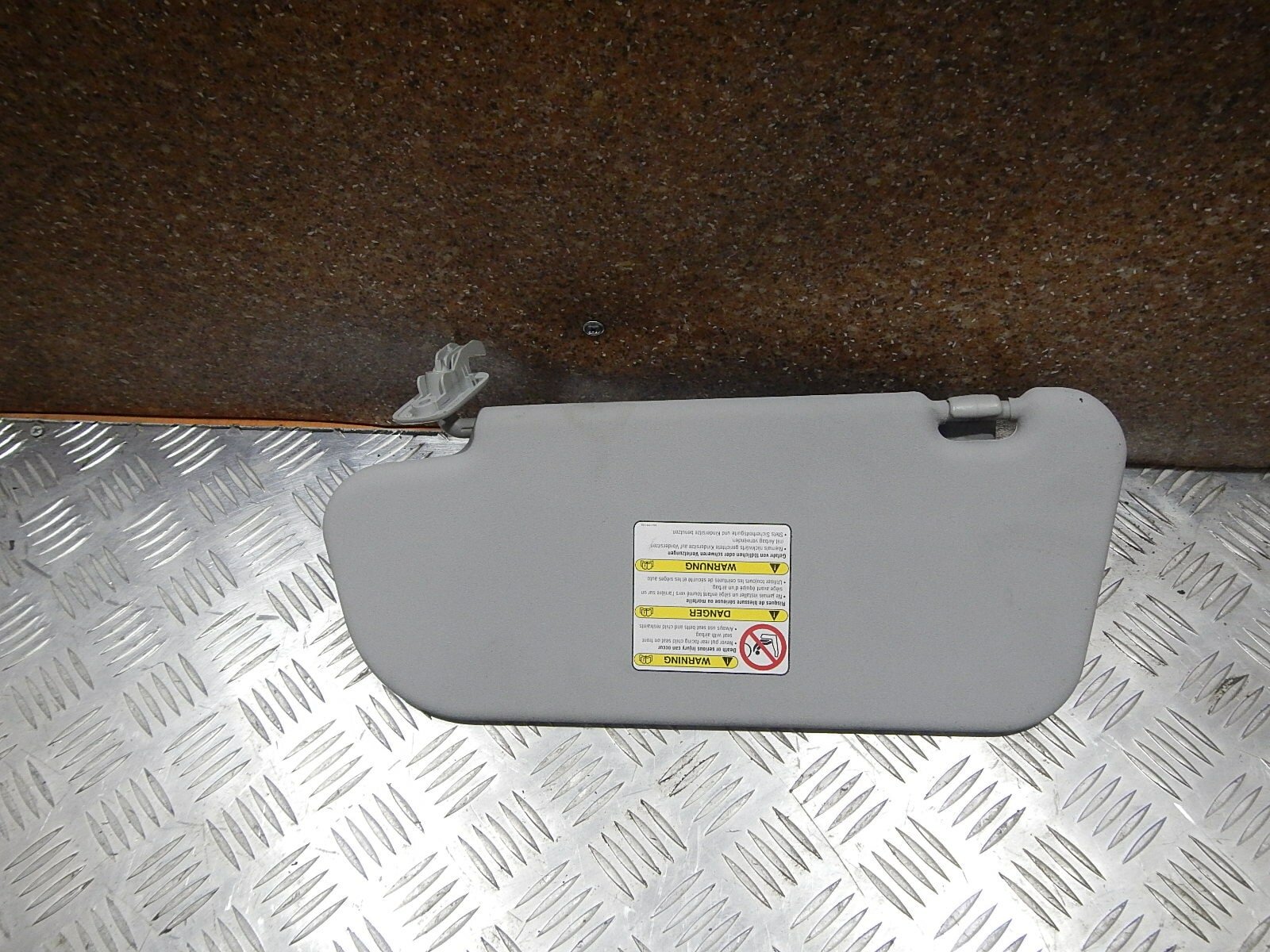 Б/У Козырек солнцезащитный, Mazda (Мазда)-3 (BK) (02-09) MAZDA 3 (BK) (02-09) правый Без видимых повреждений. 227944 MAZD...