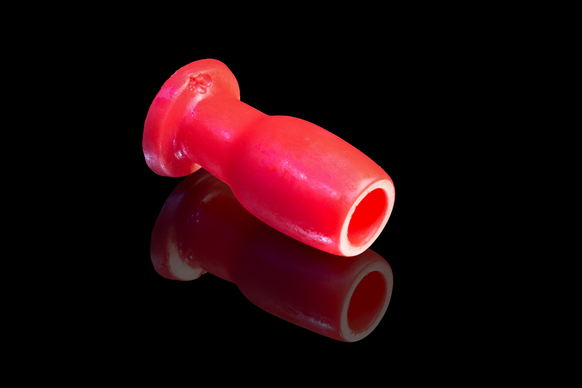 Erasexa. Красный Анальный тоннель с большим отверстием Small. Длина: 10 см. D: 4.5 см. F59