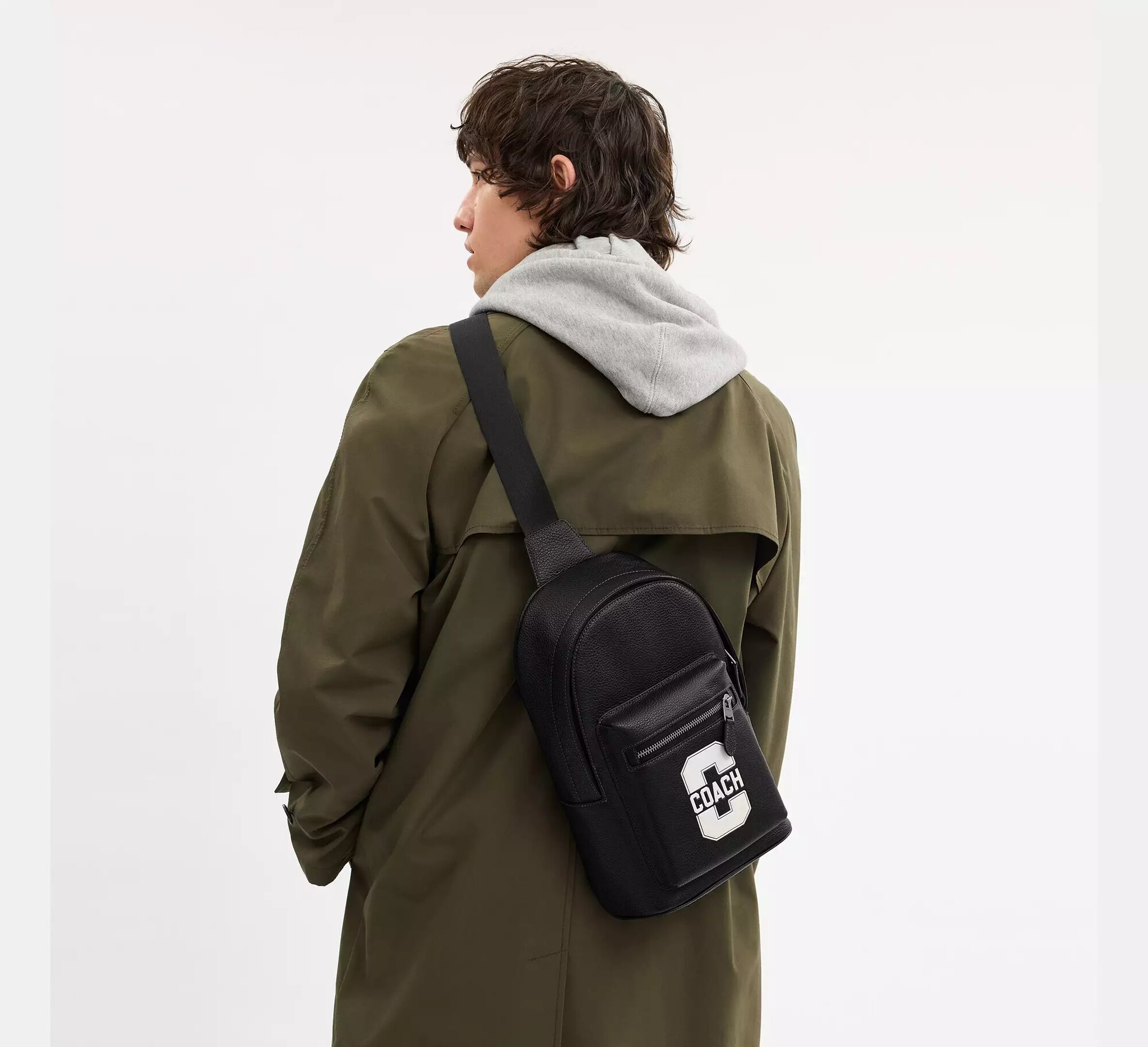 Сумка кросс-боди Coach West Pack With Varsity Motif, фактура зернистая, черный — фото 1
