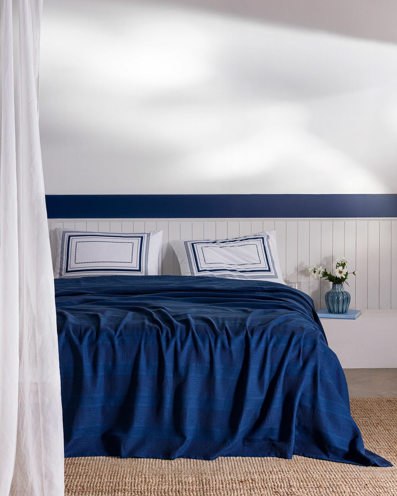 Постельное белье 2 спальное с покрывалом, евро. Покрывало 200х220 + 2 наволочки 50х70 + простынь 240х260. Цвет: Синий