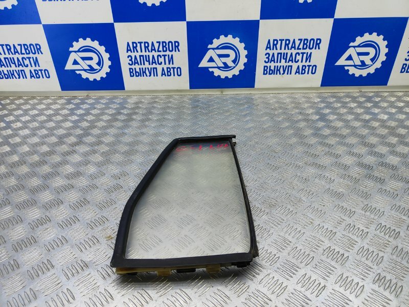 Б/У Стекло двери задней правой (форточка) Nissan Terrano 1 / Ниссан Терано 1 2.7 TD27 1990