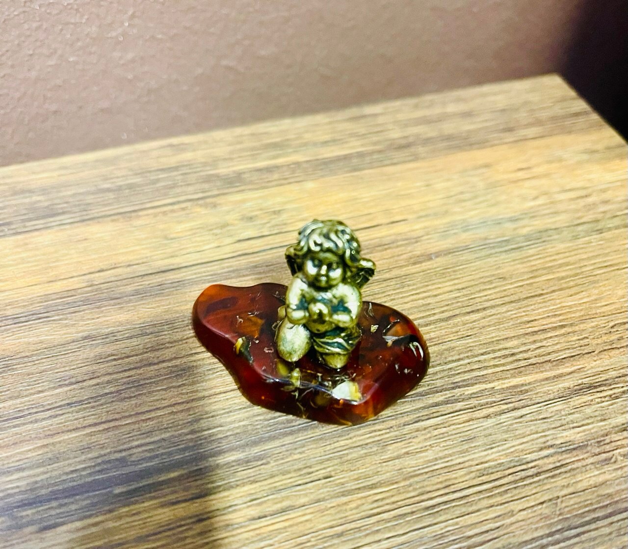 Сувенир "Ангелочек сидящий"