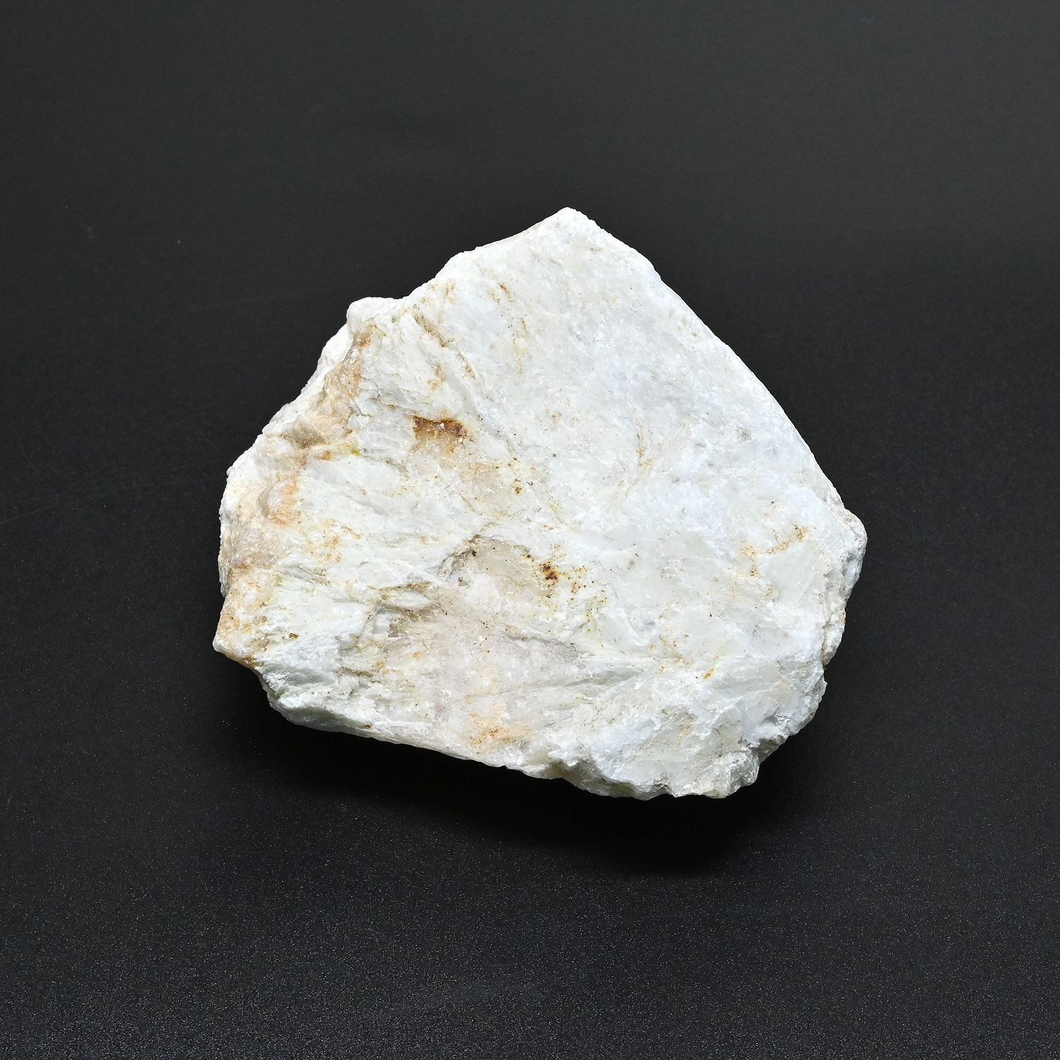 Минерала берилл, 90*77*40мм .