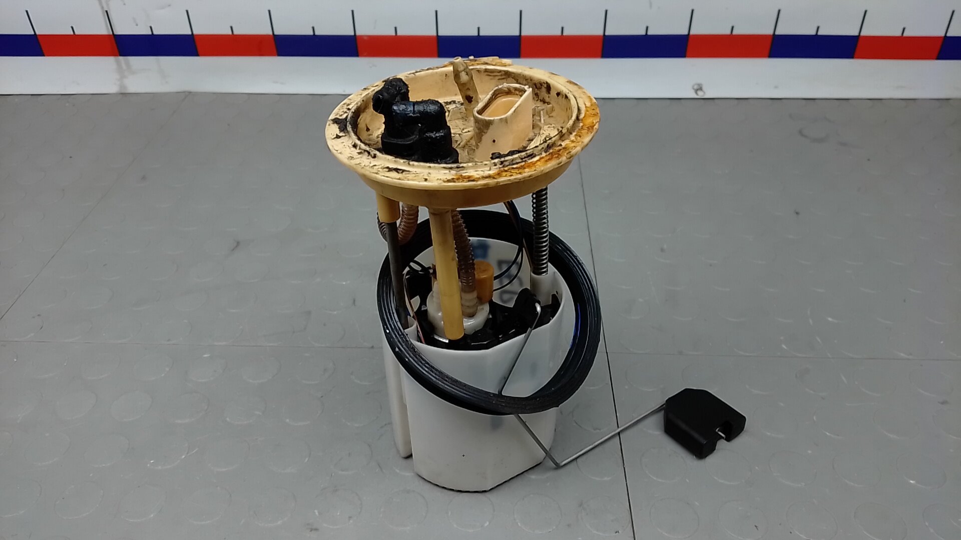 Насос топливный электрический VOLKSWAGEN PASSAT B6