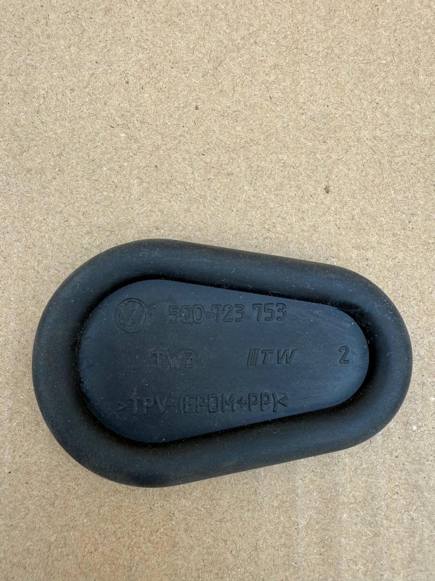 5Q0723753 Заглушка VAG оригинал новая