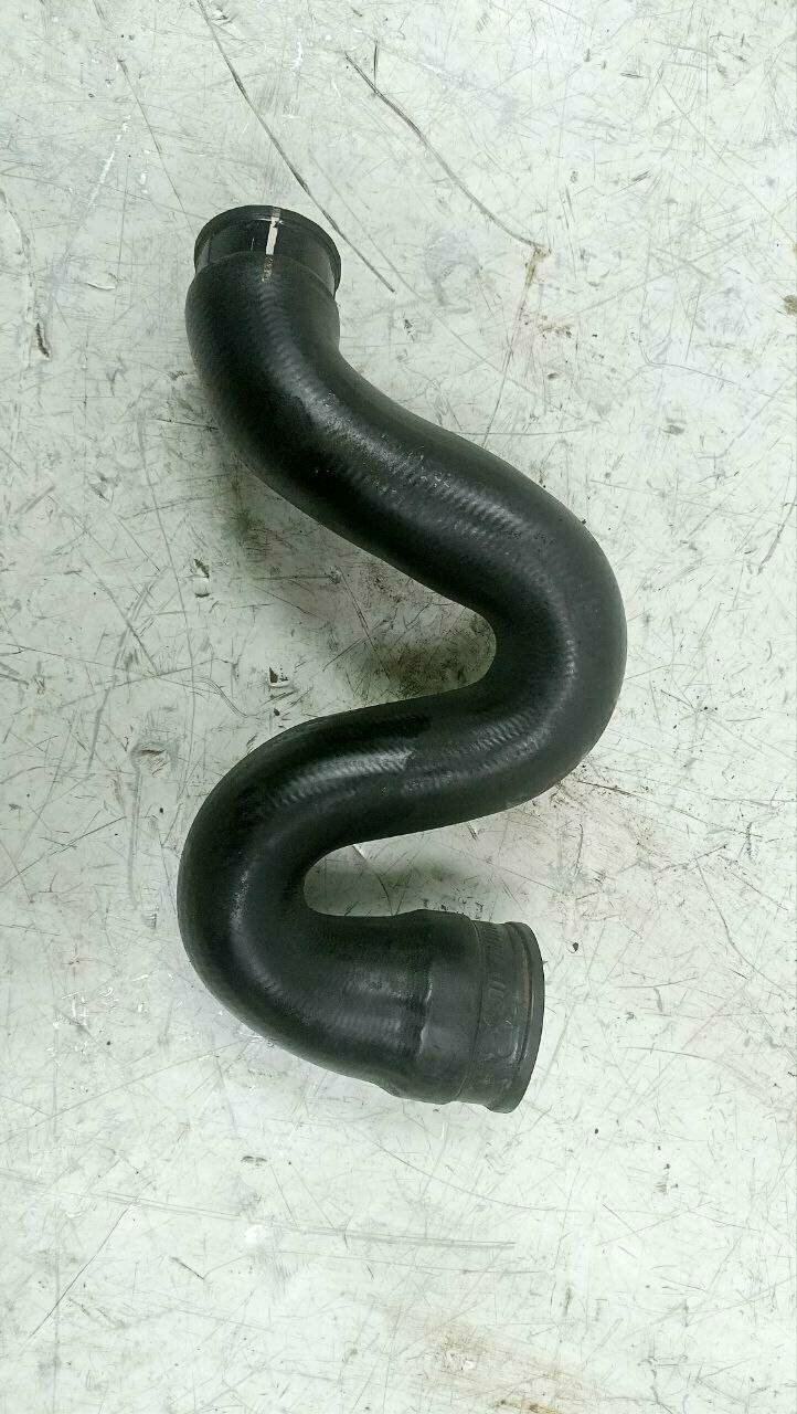 Патрубок интеркулера Volkswagen Passat B5 рест. (2000 - 2005)