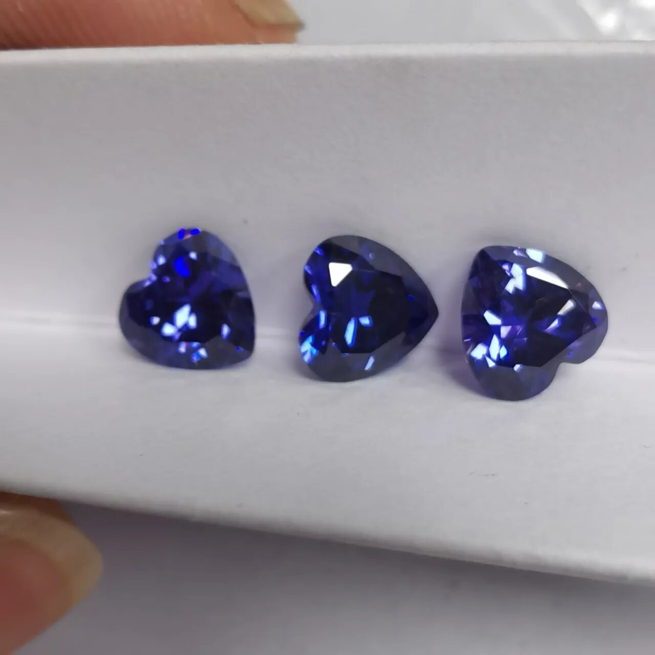 Танзанит синего цвета сердцевидная бусина 6.0 Ct 10x10mm 1 PCS