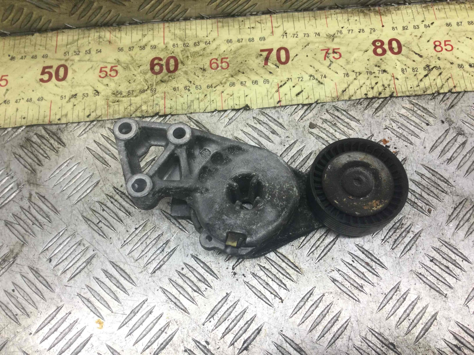 Б/У Натяжитель ремня генератора Volkswagen Beetle A4 (1997-2005) 1999 г.