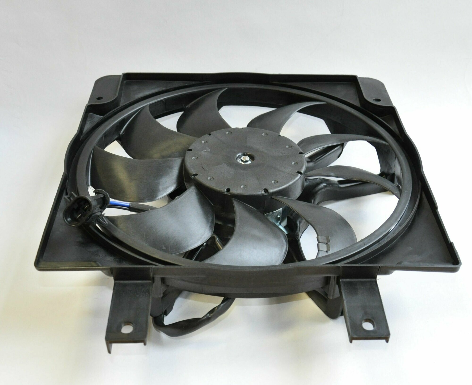 Вентилятор охлаждения для ВАЗ 2170-2172 Приора, LADA Priora одинарный с кожухом в сборе арт CRTR0101470