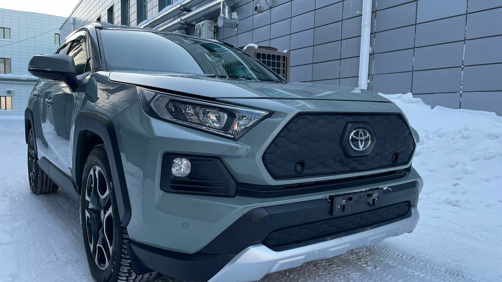 Утеплитель радиатора и бампера для Toyota RAV4 Тойота Рав4 adventure (2018- н. в.) С парктрониками