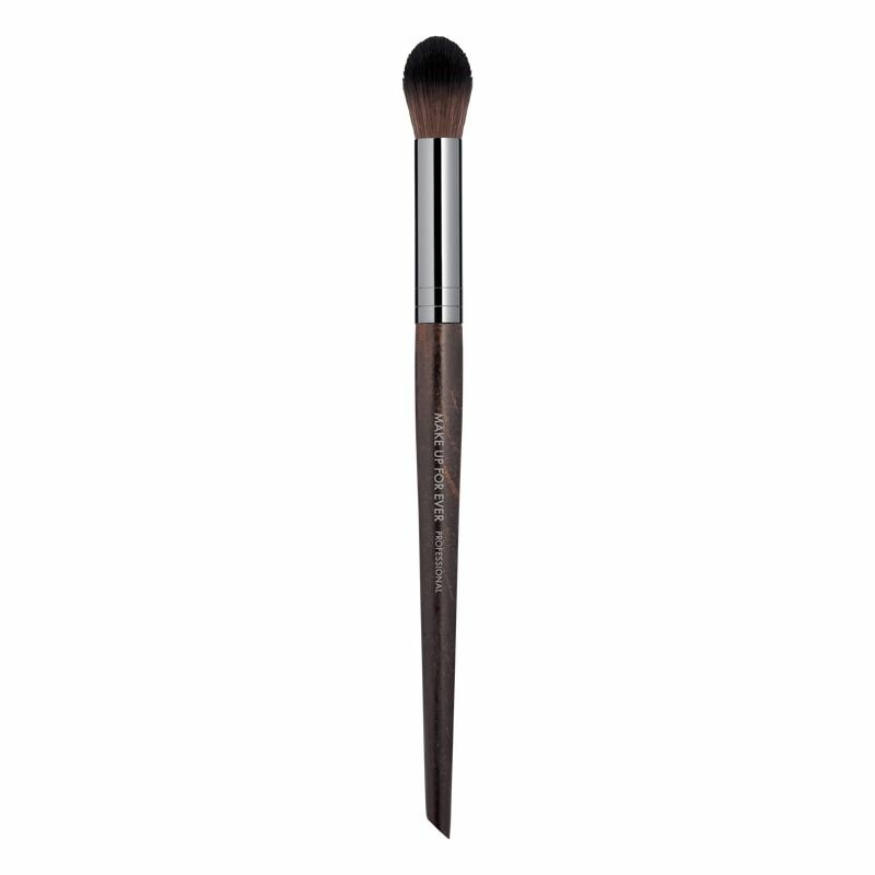 MAKE UP FOR EVER Кисть для хайлайтера Highlighter Brush Small 140
