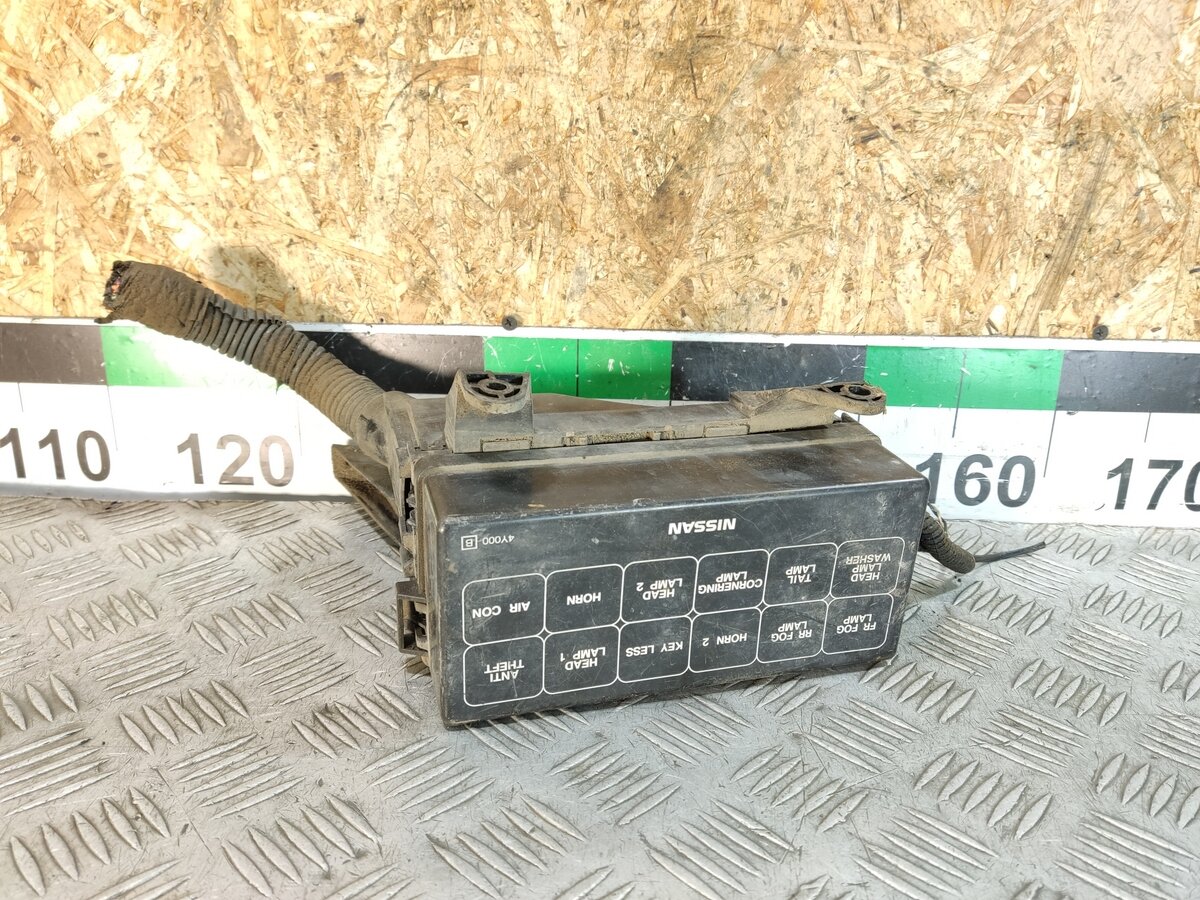 Блок предохранителей моторный NISSAN Maxima a33 243822Y110