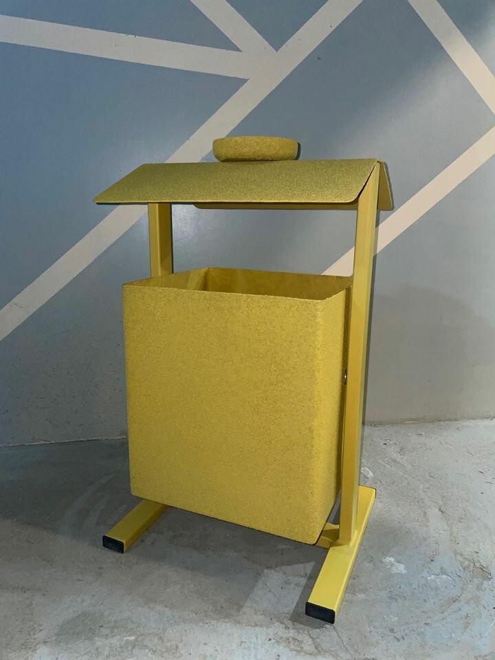 Уличная урна