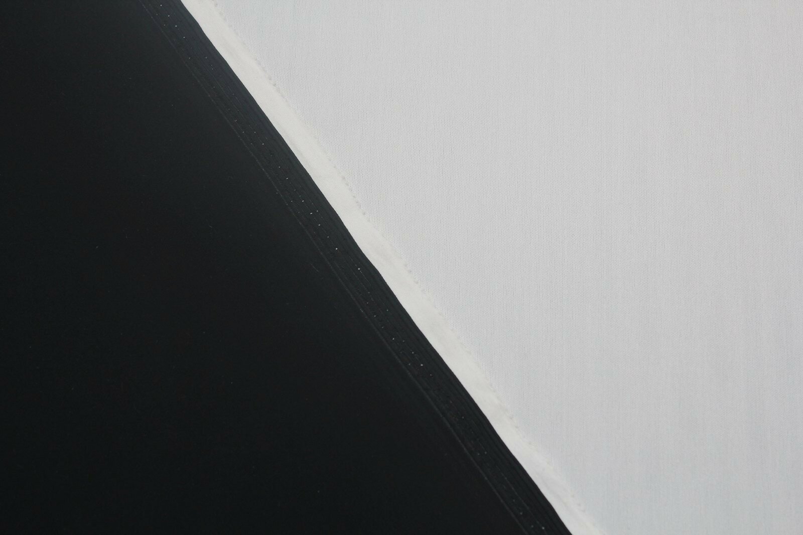 Ткань Неопрен черный, белый, 460 г/пм, ш146см, 0,5 м