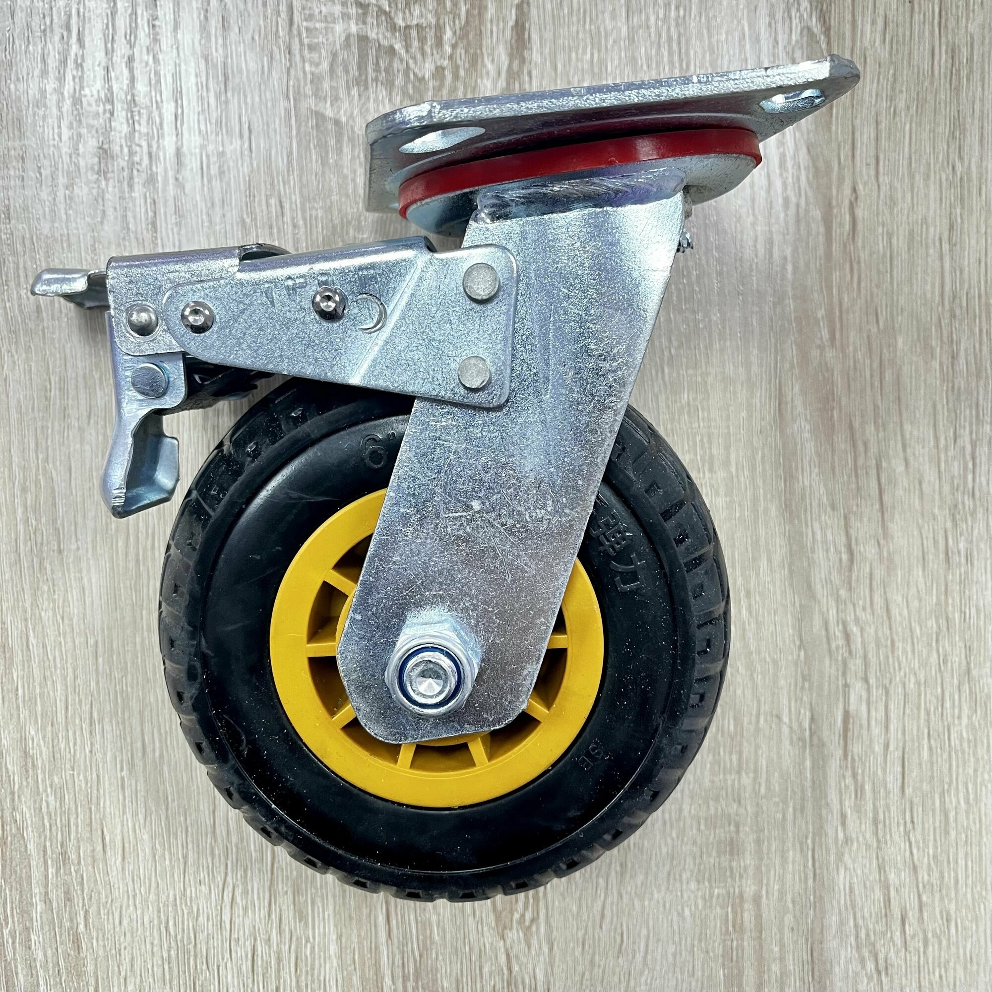 Колесо поворотное с тормозом на платформе промышленное 6 дюймов 150 мм