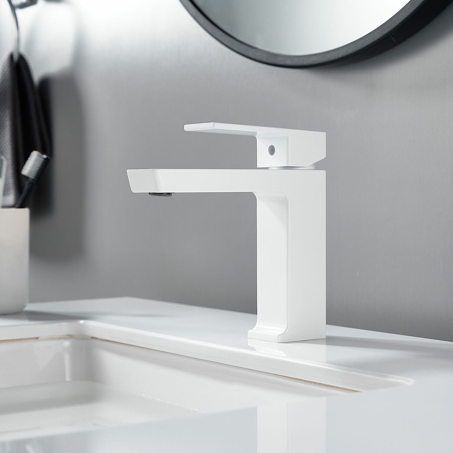 Смеситель для раковины хром Rose R1801C-1 , белый