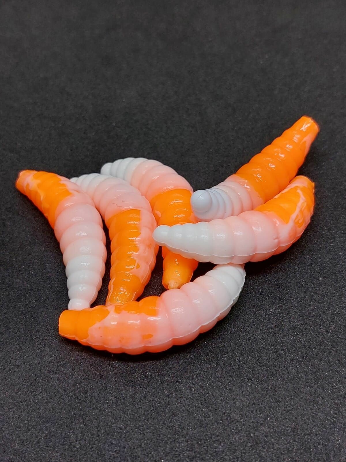 Форелевая приманка Big Maggot. 48 мм. Белый- оранжевый