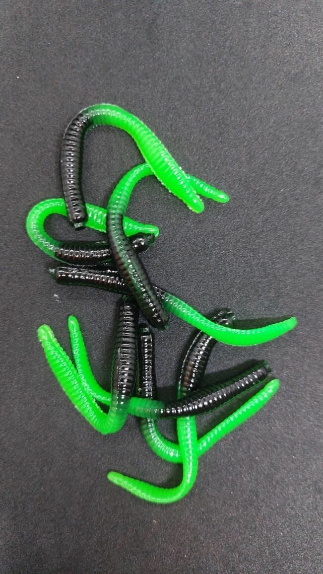 Силиконовые сьедобные приманки "Бобровый хвост". цвет черный-зеленый