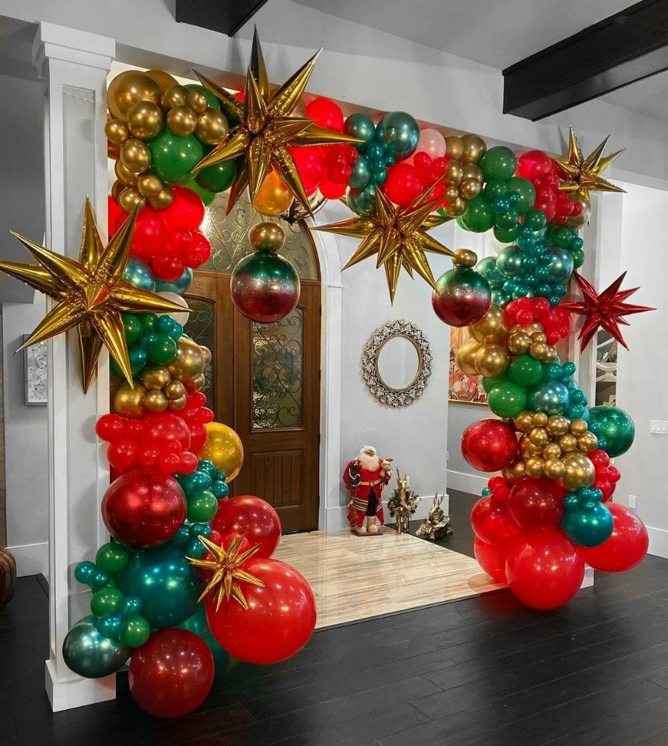 Чарующая арка из воздушных шаров на Новый год и Рождество