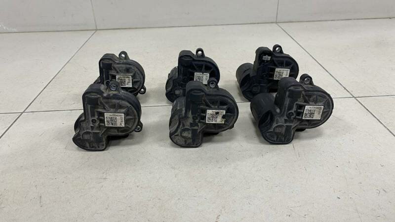 Моторчик стояночного тормоза Seat Leon 5F 2012-2015 кат.номер: 5WA998281 5R3615405