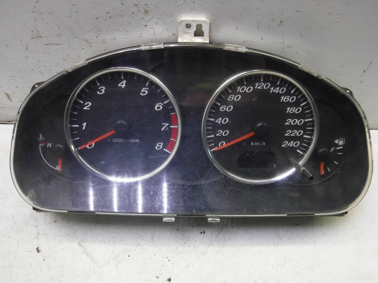 Панель приборов Mazda 6 GG (2002—2005) GJ6A55446