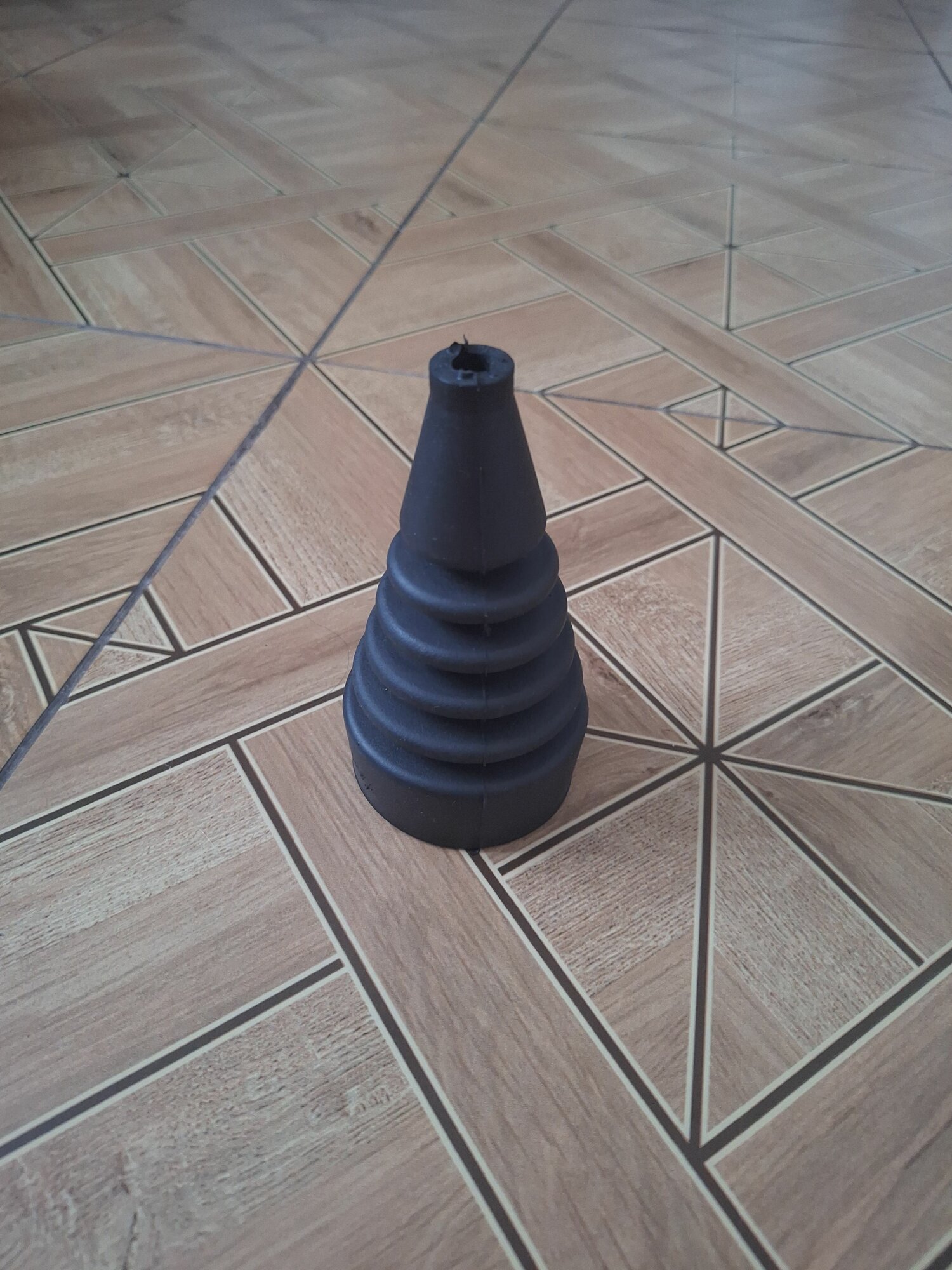 Пыльник рычага раздатки большой для а/м Нива ВАЗ 21213, 21214 и их модификаций.