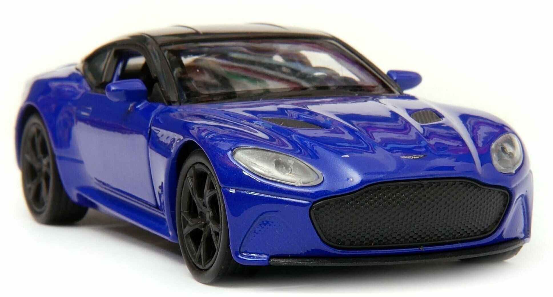 Машинка Welly Aston Martin DBS Superleggera 1:38 синяя 43777W