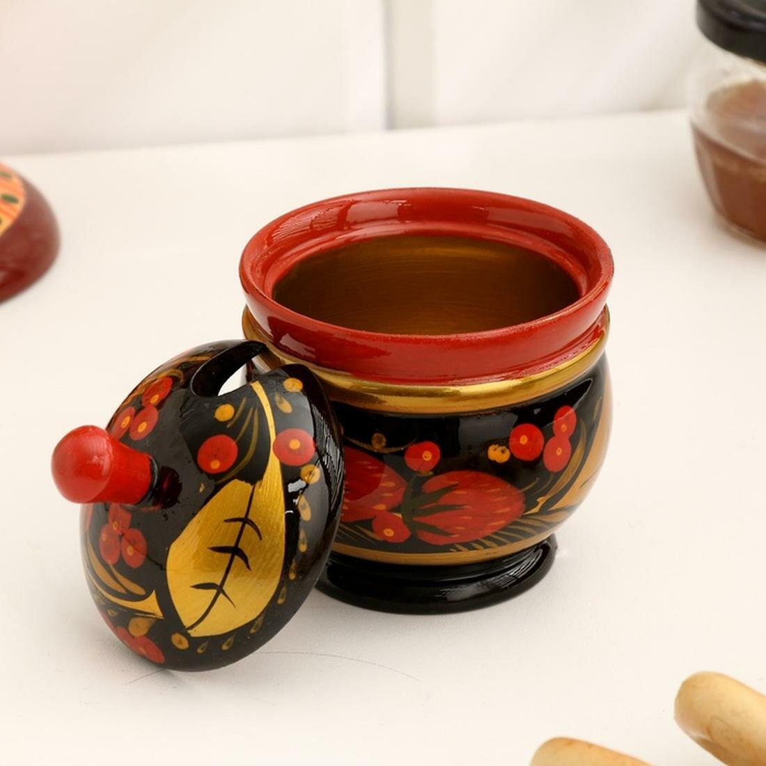 Солонка SKYPHOS «Ягодка», ручная работа, дерево, с крышкой, хохлома