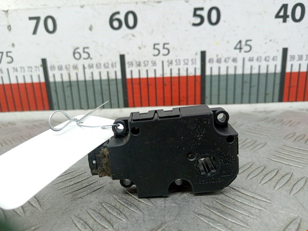 Сервопривод (электропривод моторчик привода) заслонки печки Audi A6 C7 4H0820511E арт. 2259699