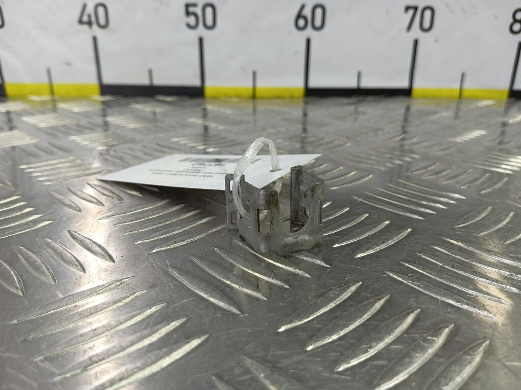 Кронштейн форсунки топливной (Зажим) Б/У для FORD Focus III (2011—2015) 1429835